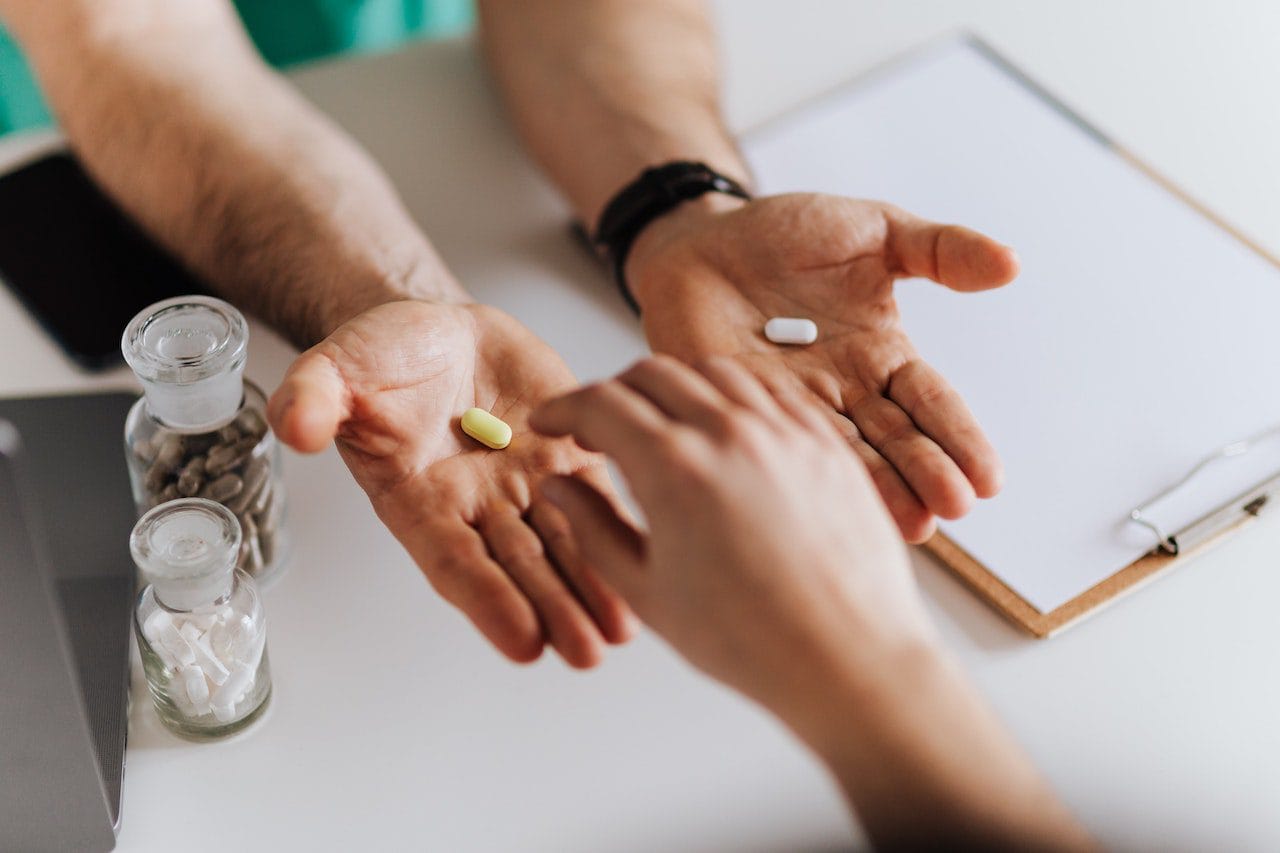10 Best Multivitamins for Men, According to Dietitians – Eat Healthy is ...